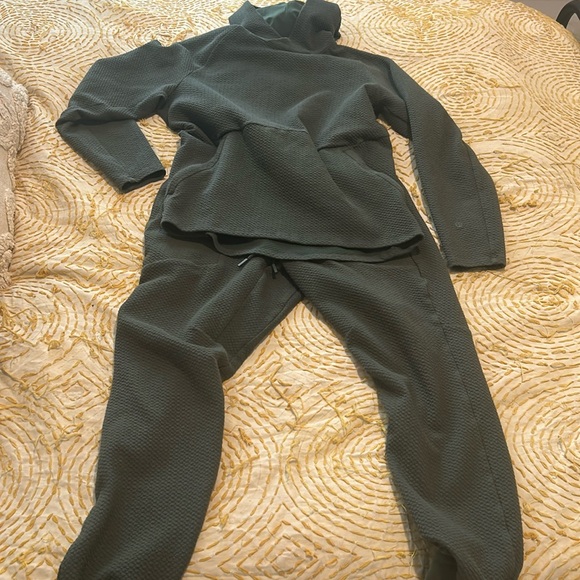 lululemon athletica | Shirts | Lululemon Sweat Shirt And Pants Set ...